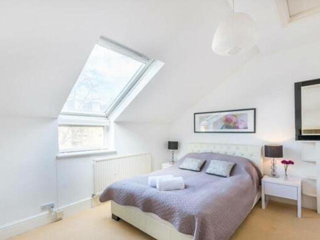 Oxford Gardens, North Kensington, 1 Bedroom Flat