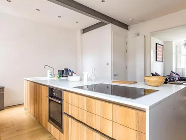 Oxford Gardens Primary School, Oxford Gardens, London, W10 6NF, United Kingdom | 4 bed duplex for rent #136960011 | Rentberry