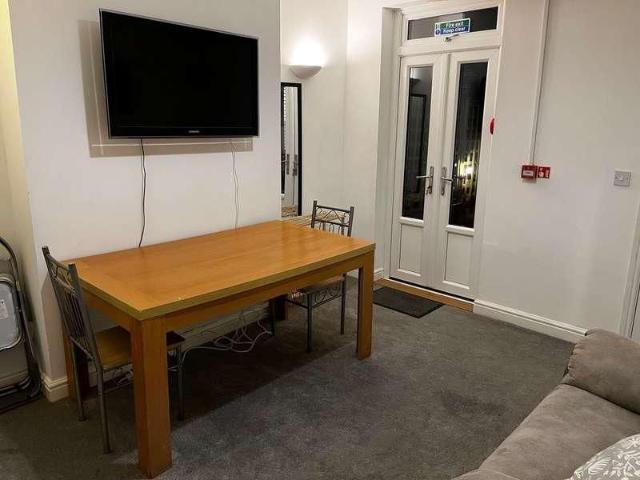 Oxford Gardens, Stafford, ST16