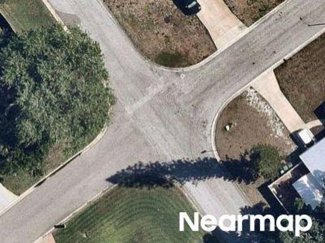 Oxford Dr W