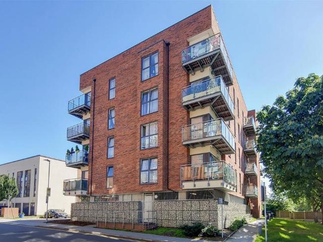 Oxford House, Academy Central, Essex 2 bed apartment to rent £1,750 pcm £404 pw