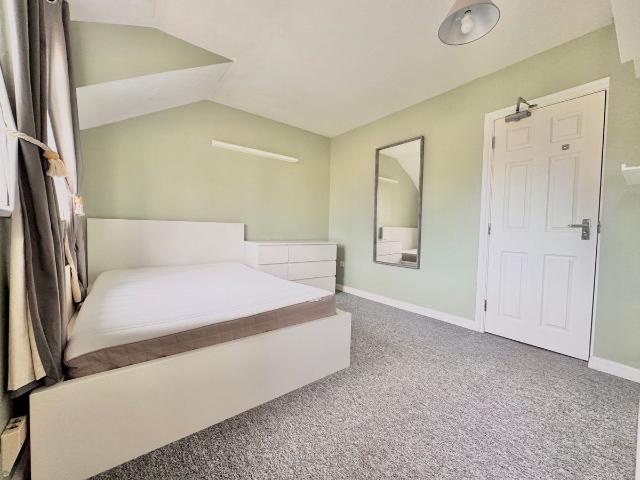Oxford Mews, Latimer Street SO14, Room to rent, £695 pcm | PrimeLocation