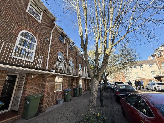 Oxford Mews, Southampton, SO14 5 bed house to rent £2,100 pcm £485 pw