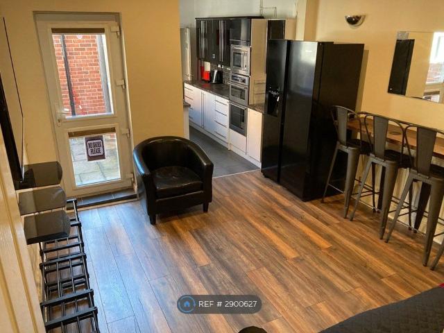 Oxford St, Loughborough LE11, Room to rent, £625 pcm | PrimeLocation