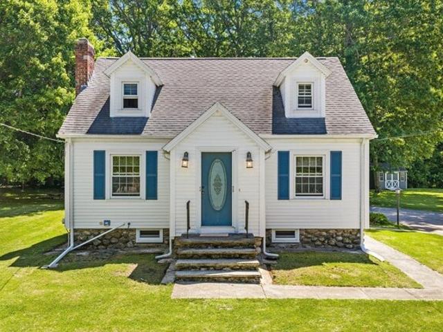 Oxford St S, Auburn, Home For Sale