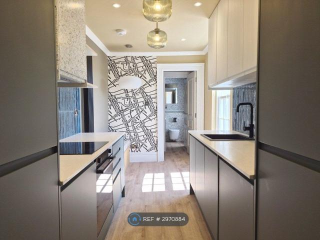 Oxford St, Whitstable CT5, 1 bed flat to rent, £1,100 pcm | PrimeLocation