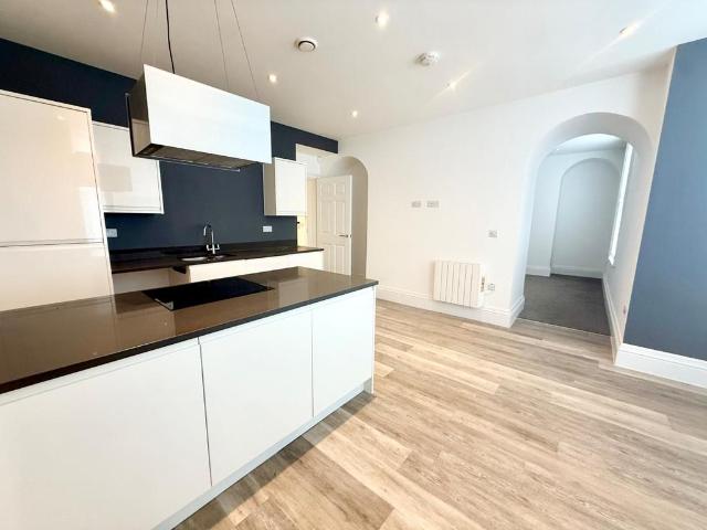Oxford Street, Nottingham. 2 bed apartment to rent £1,275 pcm £294 pw