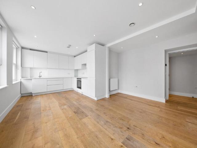 Oxford Street, Fitzrovia, W1D 3 bed apartment to rent £4,749 pcm £1,096 pw