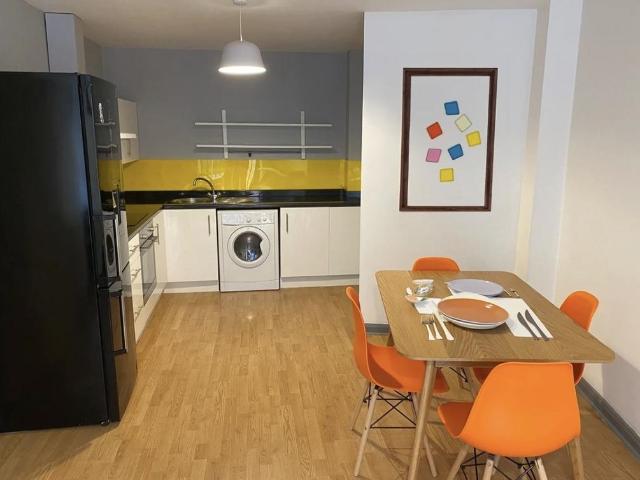 Oxford Street, Leicester, LE1 2 bed apartment to rent £1,050 pcm £242 pw