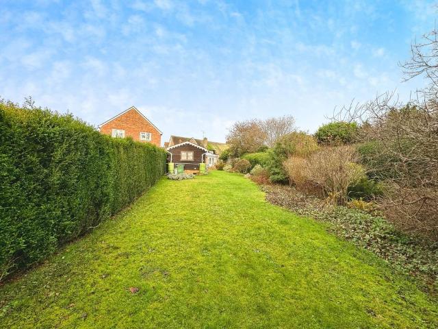 Oxford Street, Ramsbury, SN8 3 bed end of terrace house to rent £1,850 pcm £427 pw