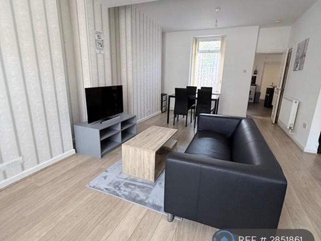 Oxford Street, Swansea, SA1 2 bed terraced house to rent £1,265 pcm £292 pw