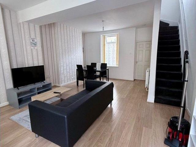 Oxford Street, Swansea SA1, 2 bed terraced house to rent, £1,270 pcm | PrimeLocation