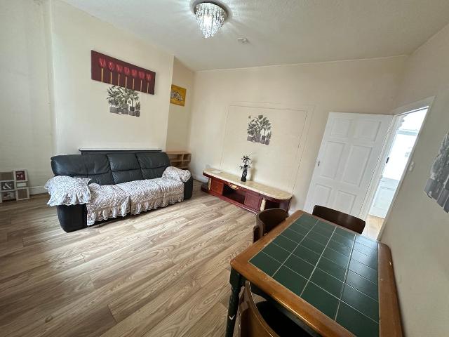 Oxford Street, Swansea SA1, 3 bed terraced house to rent, £1,000 pcm | PrimeLocation