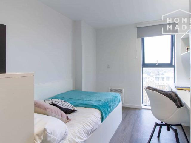 Oxford Point, BH8 Studio to rent £1,235 pcm £285 pw