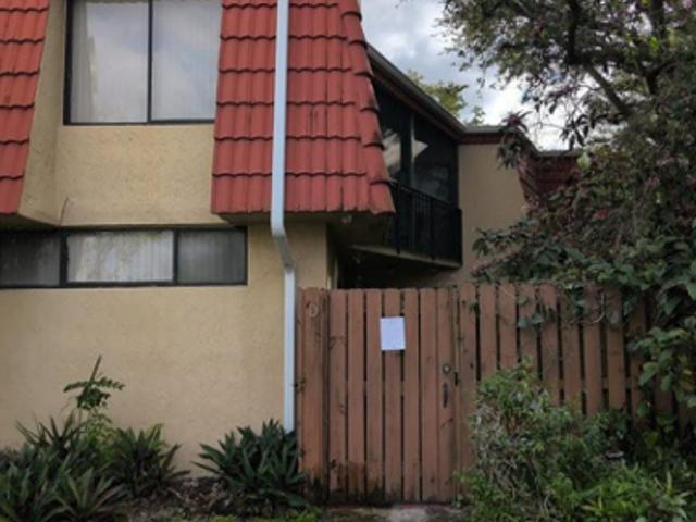 Oxford Pl Apt D