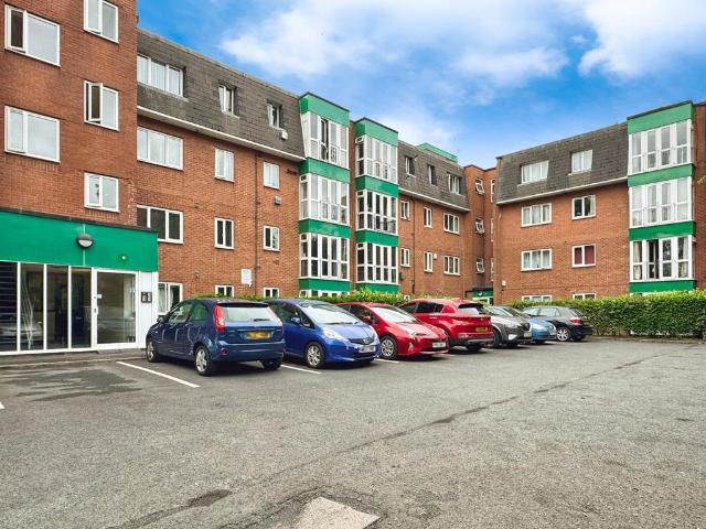 Oxford Place, Manchester, Greater. 2 bed flat to rent £1,175 pcm £271 pw