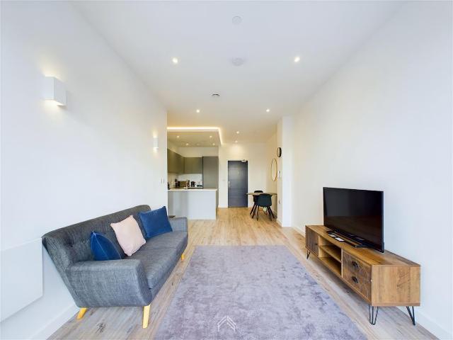 Oxford Road, Uxbridge UB8, 2 bed flat to rent, £1,950 pcm | PrimeLocation