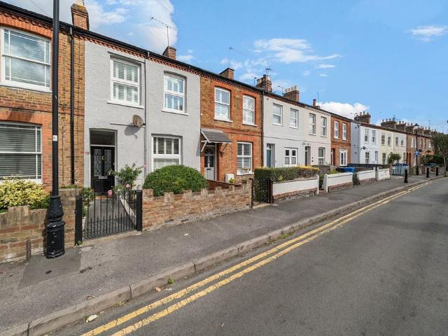 Oxford Road, Windsor, SL4 4 bed terraced house to rent £2,750 pcm £635 pw