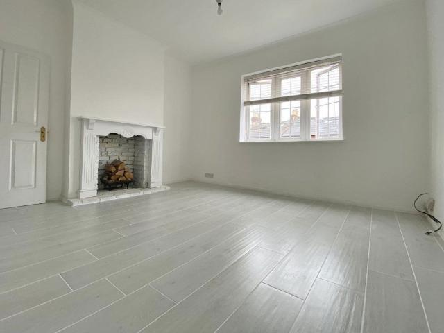 Oxford Road, Windsor SL4, 1 bed maisonette to rent, £1,300 pcm | PrimeLocation