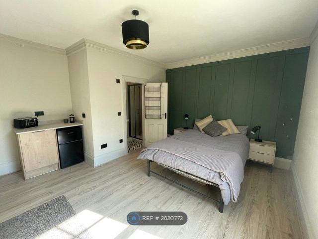 Oxford Road, Banbury OX16, Room to rent, £745 pcm | PrimeLocation