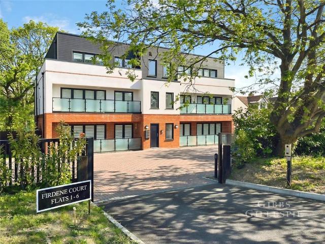 Oxford Road, Gerrards Cross. 3 bed flat to rent £2,300 pcm £531 pw