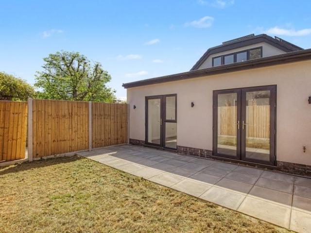 Oxford Road, Kidlington OX5, 1 bed flat to rent, £1,500 pcm | PrimeLocation