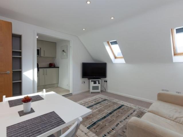 Oxford Road, Kidlington OX5, 1 bed flat to rent, £1,350 pcm | PrimeLocation