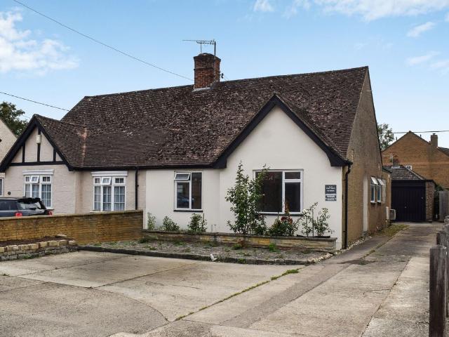 Oxford Road, Kidlington OX5, 3 bed semi detached bungalow to rent, £1,700 pcm | PrimeLocation