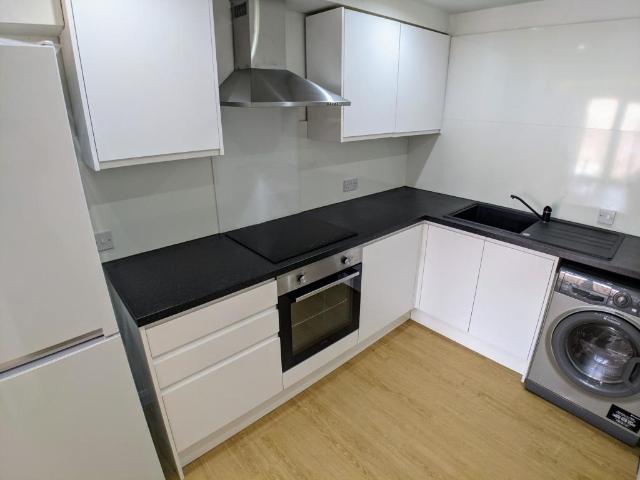 Oxford Road, Manchester M1 1 bed flat to rent £1,217 pcm £281 pw