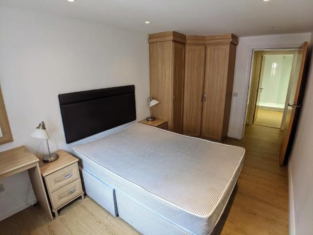 Oxford Road, Manchester M1 1 bed flat to rent £1,217 pcm £281 pw