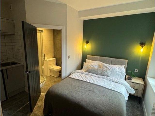 Oxford Road, Newcastle ST5, 1 bed terraced house to rent, £700 pcm | PrimeLocation
