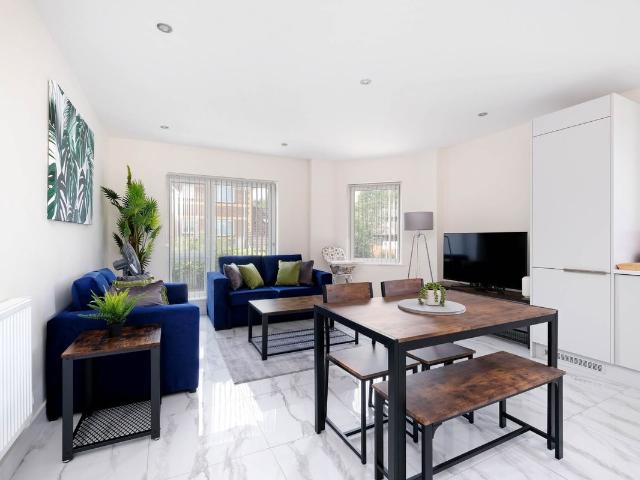 Oxford Road, Reading, Berkshire RG30, 2 bed flat to rent, £1,425 pcm | PrimeLocation