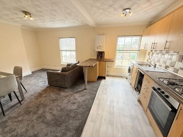Oxford Road, Reading RG1, 2 bed flat to rent, £1,400 pcm | PrimeLocation