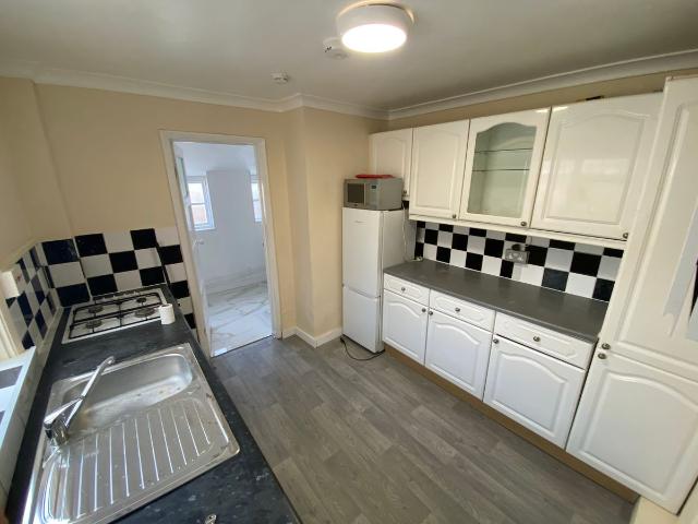 Oxford Road, Reading RG30, 3 bed terraced house to rent, £1,500 pcm | PrimeLocation
