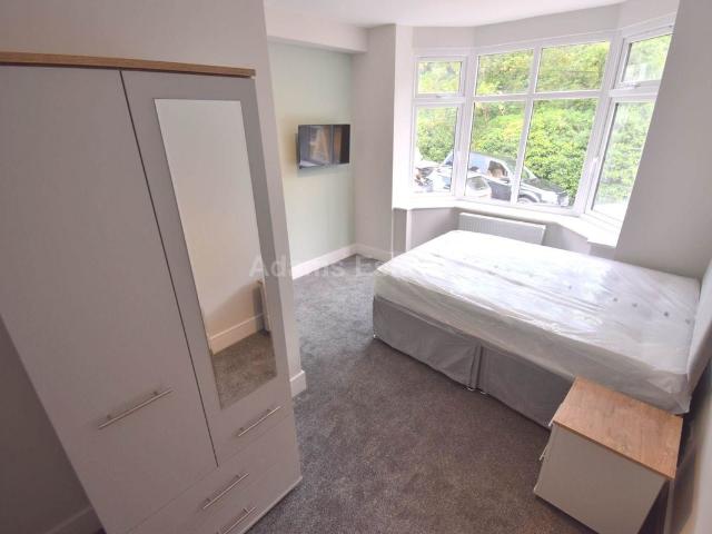 Oxford Road, Reading RG31, Room to rent, £795 pcm | PrimeLocation