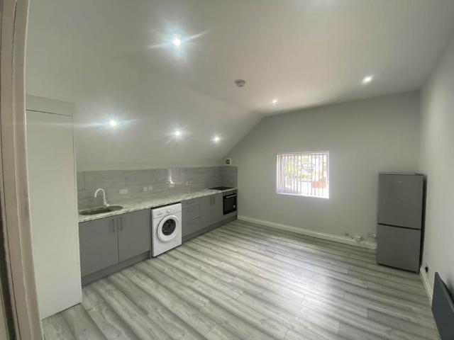 Oxford Road, Reading 4 bed flat to rent £1,995 pcm £460 pw