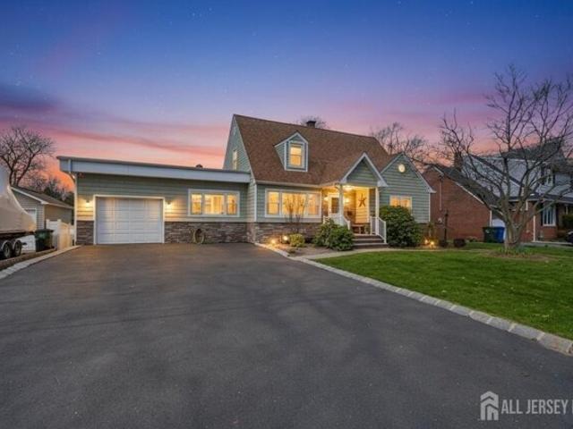 Oxford Rd, Colonia, Home For Sale