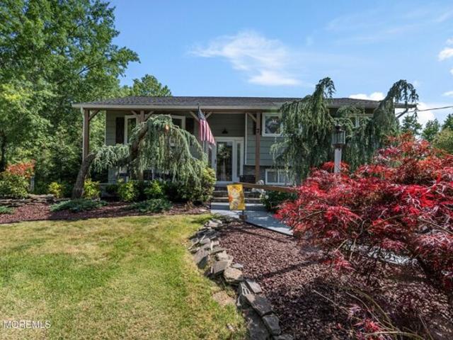 Oxford Rd, Manalapan, Home For Sale