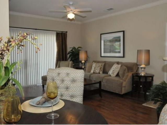 OxfordCC 1 Bedroom Apartment for Rent at 2200 West Baker Road, Baytown, TX 77521