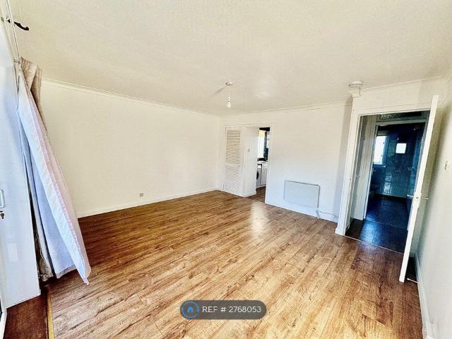 Oxgangs Green, Edinburgh EH13, 2 bed flat to rent, £1,150 pcm | PrimeLocation