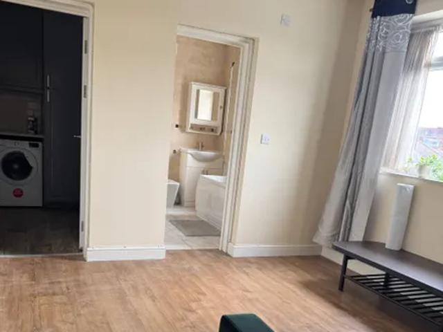 Oxgate Gardens, London, NW2 6EA, United Kingdom | 2 bed apartment for rent #144023349 | Rentberry