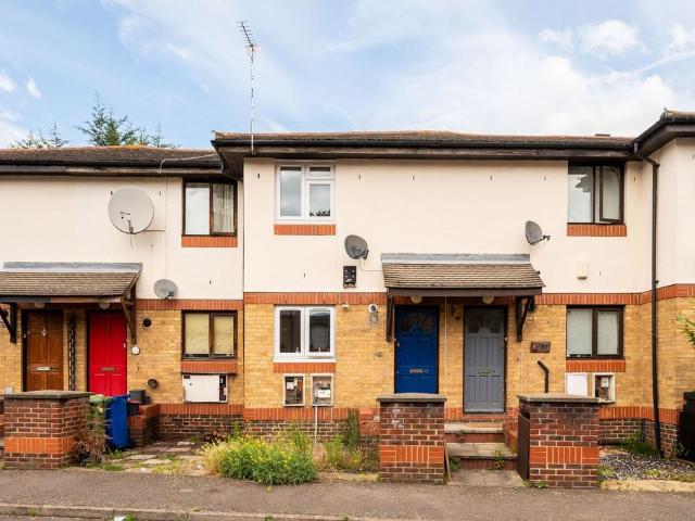 Oxley Close, Bermondsey, London, SE1 2 bed terraced house to rent £2,700 pcm £623 pw