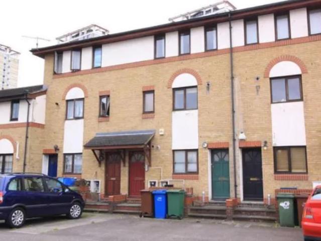 Oxley Close, Bermondsey SE1, 5 bed flat to rent, £4,117 pcm | PrimeLocation