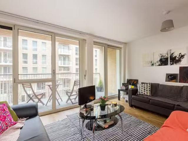 Oxley Square, London, E3 3GR