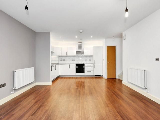 Oxley Square, Mile End, London E3, 2 bed flat to rent, £2,250 pcm | PrimeLocation