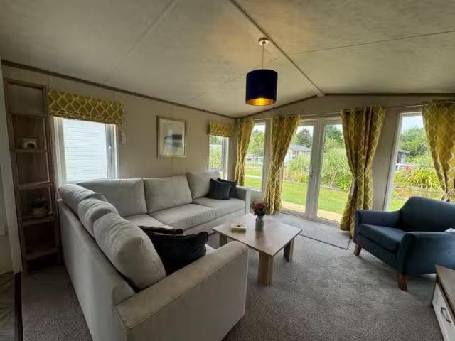 Oyster Bay Coastal and Country Retreat 2 bed static caravan fo.