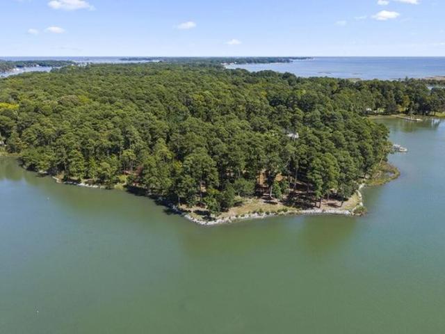 Oyster House Rd, White Stone, VA 22578