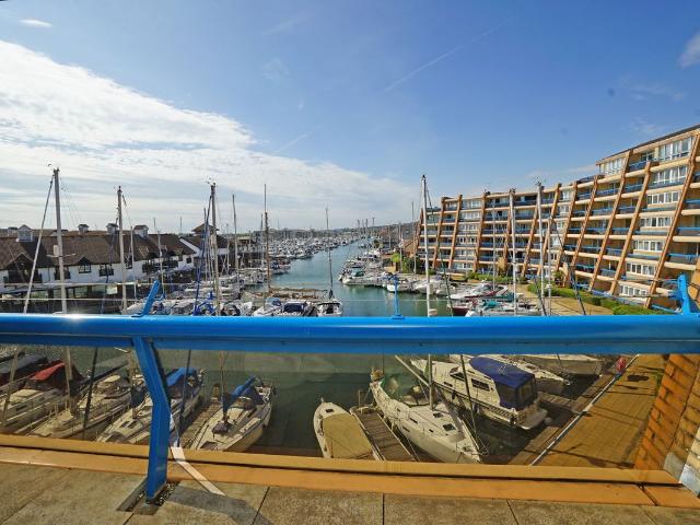 Oyster Quay, Port Solent, Portsmouth PO6, 3 bed flat to rent, £1,600 pcm | PrimeLocation