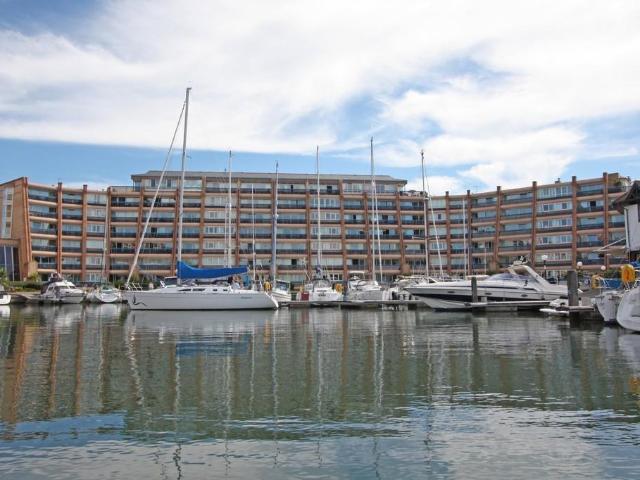 Oyster Quay, Port Solent PO6 2 bed apartment to rent £1,550 pcm £358 pw