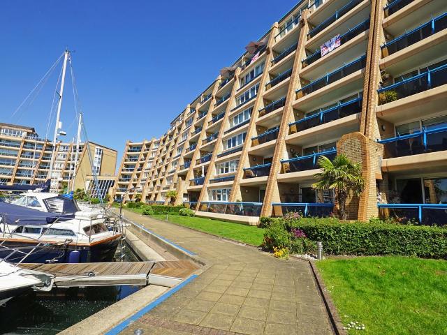 Oyster Quay, Port Solent PO6, 2 bed flat to rent, £1,595 pcm | PrimeLocation